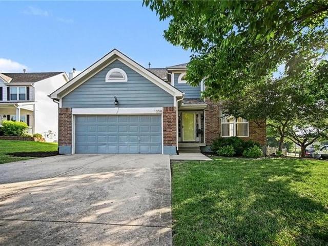 1058 Maple Woods Ter, Liberty, MO 64068