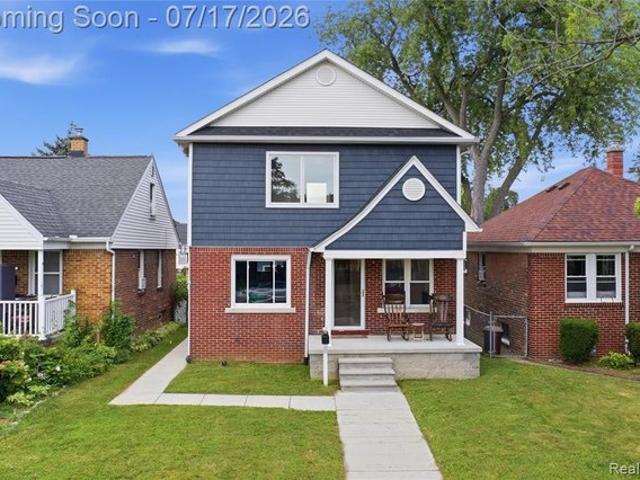1058 Mollno St, Wyandotte, MI 48192