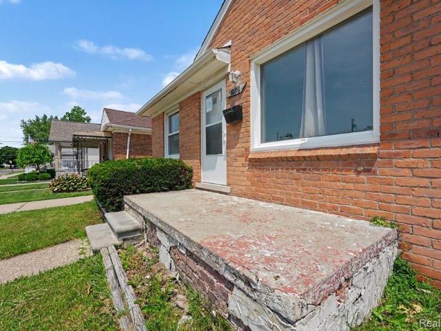 1058 Detroit Avenue
