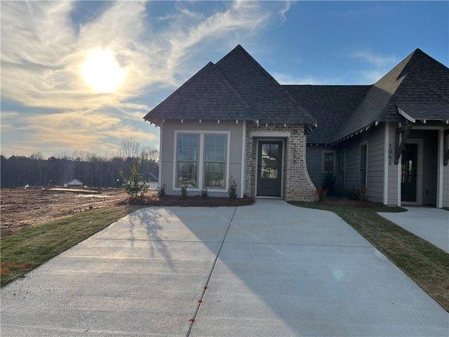 1058 Forest Ln, Opelika, AL 36801