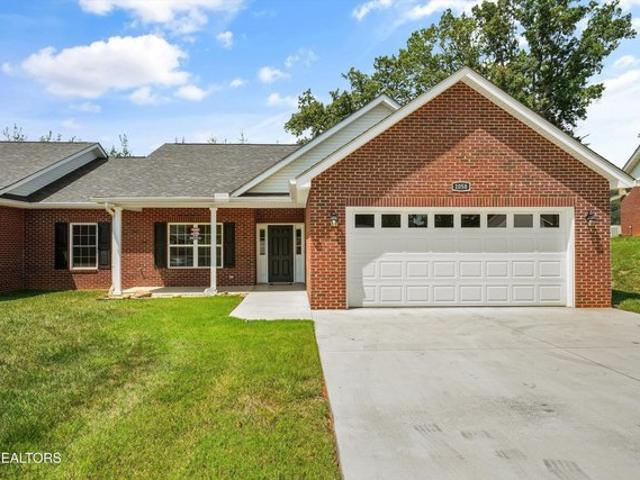 1058 Patriots Lndg, Dandridge, TN 37725
