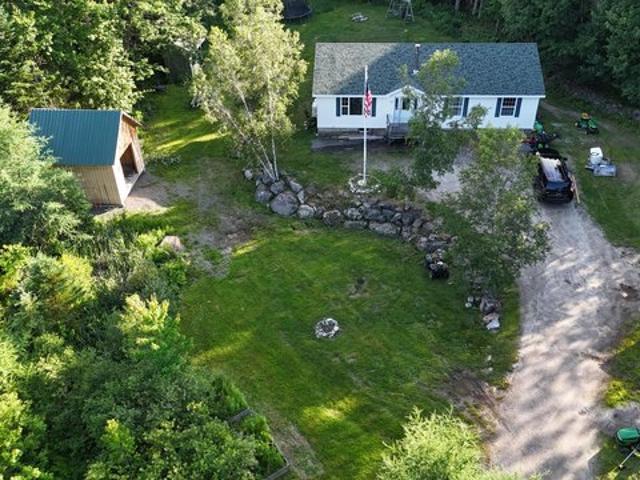 1058 Pleasant St, Blue Hill, ME 04614