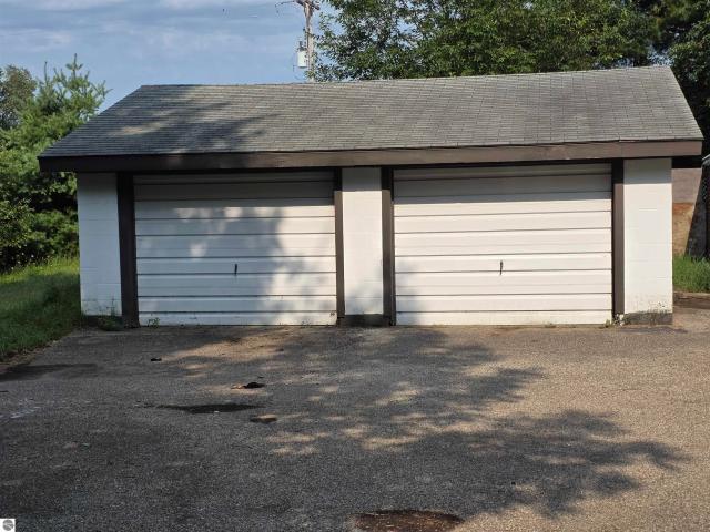 10593 S Mackinaw Trail