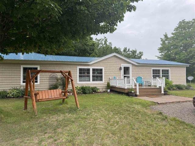 10590 N Hayes Ln, Carp Lake, MI 49718