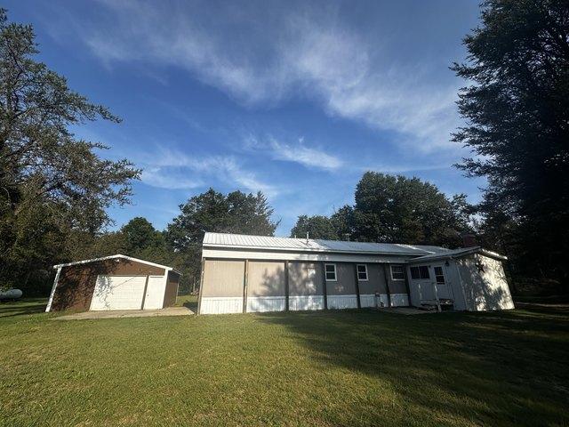 10595 N Twin Creek Rd, Irons, MI 49644