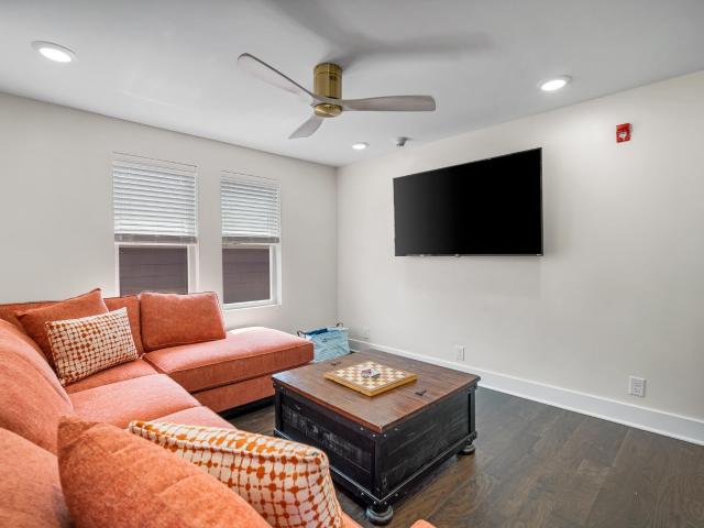 1059 Asbury Ave