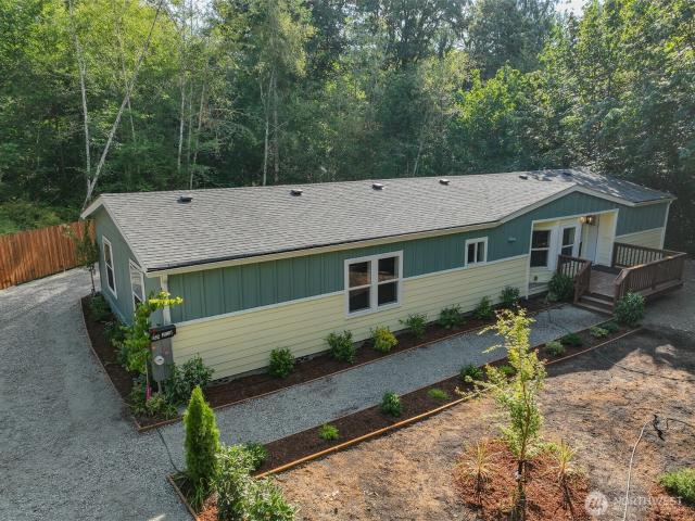1059 E Crestview Drive