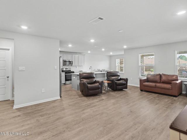 1059 Enclave Circle