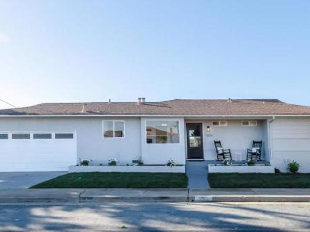 1059 Fiesta Dr, San Mateo, CA 94403