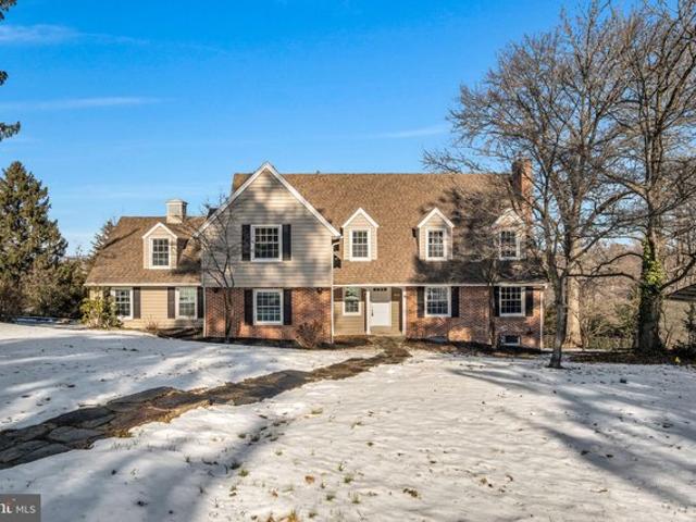1059 Hillside Dr, York, PA 17403