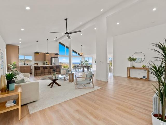 1059 Kaumoku St, Honolulu, HI 96825