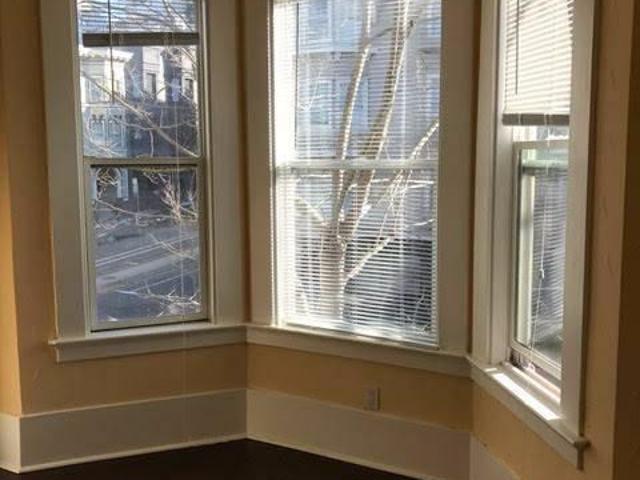 1059 Leavenworth Street 10