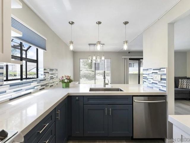 1059 Shadowridge Dr Unit 7, Vista, CA 92081