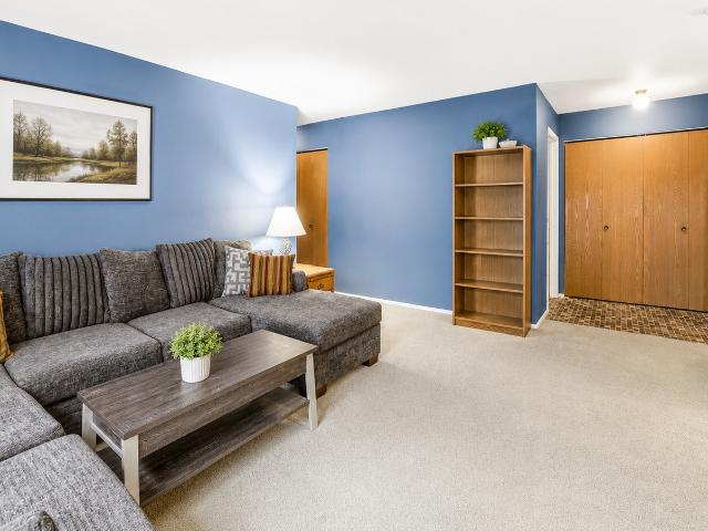 1059 Southbury Lane