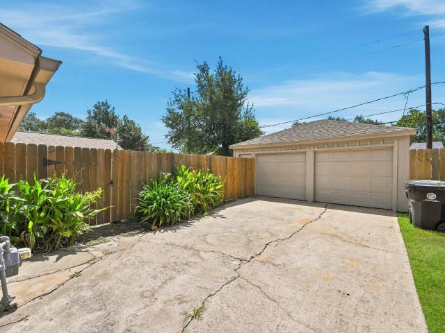 10503 Shadow Wood Drive
