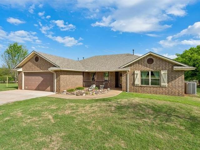 105002 S Hidden Valley Dr, McLoud, OK 74851
