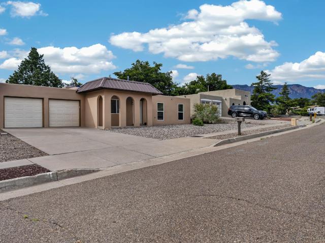 10501 Delicado Place NE