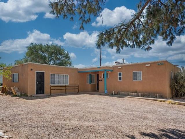 10502 Snowheights Blvd NE, Albuquerque, NM 87112