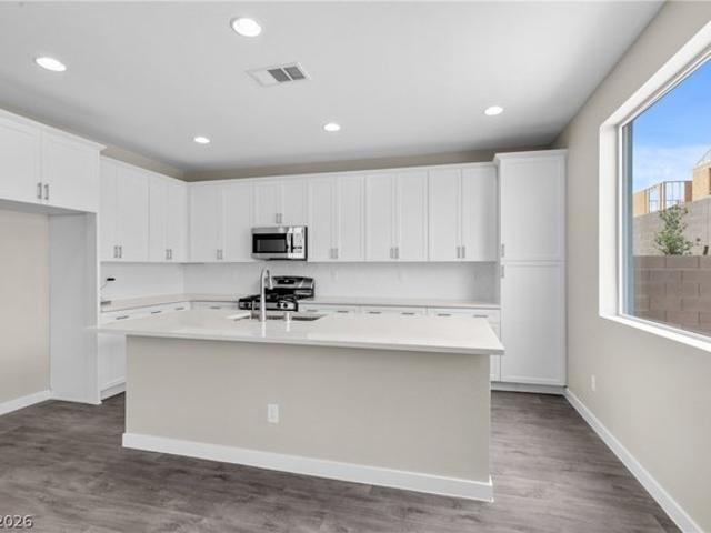 10507 S Lisa Ln, Las Vegas, NV 89179