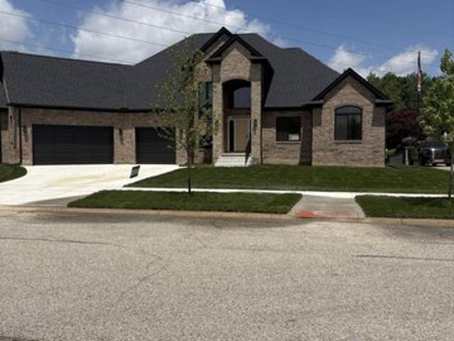 10505 Excalibur Dr, Shelby Township, MI 48315