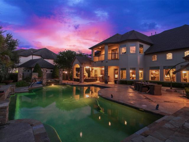 10506 Pebblecreek Crossing