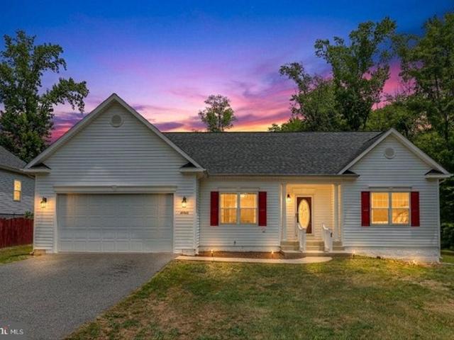10509 Woodland Dr, Fredericksburg, VA 22407