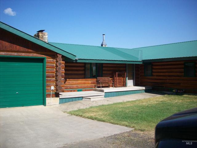 1050 Maxwell Lane