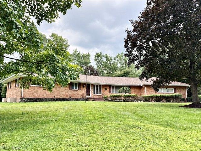 1050 Melwood Dr NE, Warren, OH 44483