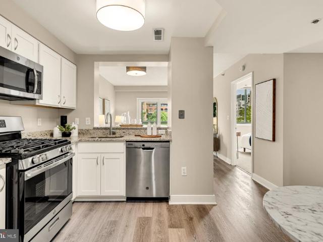 1050 N Taylor Street # 1 404