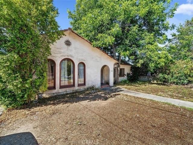 1050 Atchison St, Pasadena, CA 91104