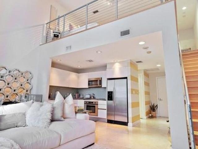 1050 Brickell Ave #806, Miami, FL 33131
