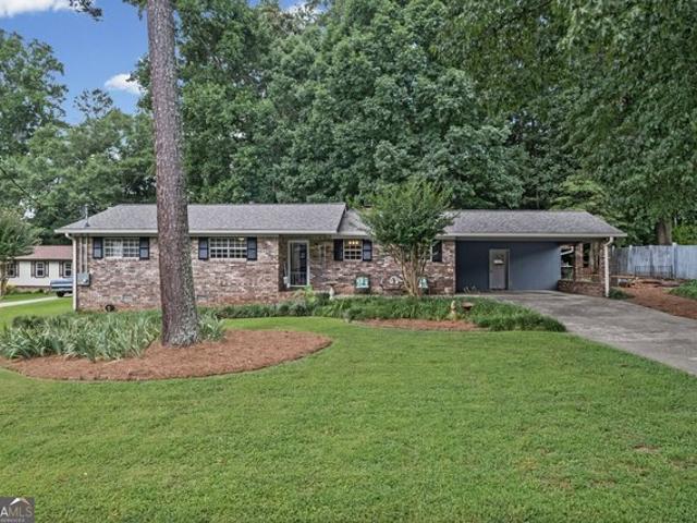1050 Castlewood Dr, Woodstock, GA 30189