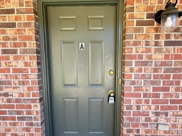 1050 Chestnut Oak Court NE A & B