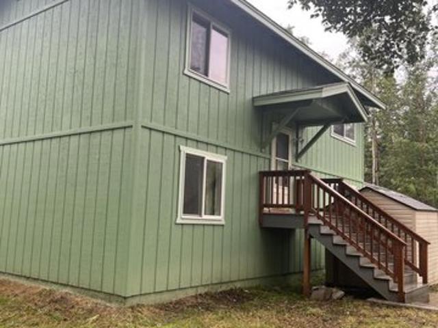 1050 E Onyx Cir, Wasilla, AK 99654