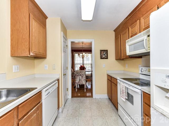1050 Enderbury Drive
