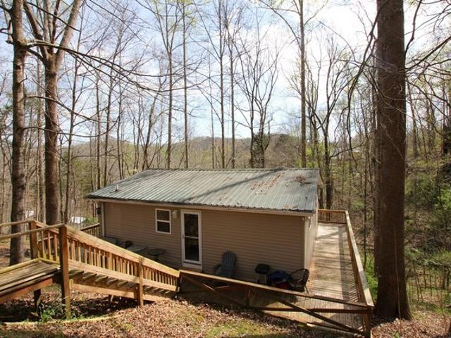 1050 Holiday Haven Dr, Smithville, TN 37166