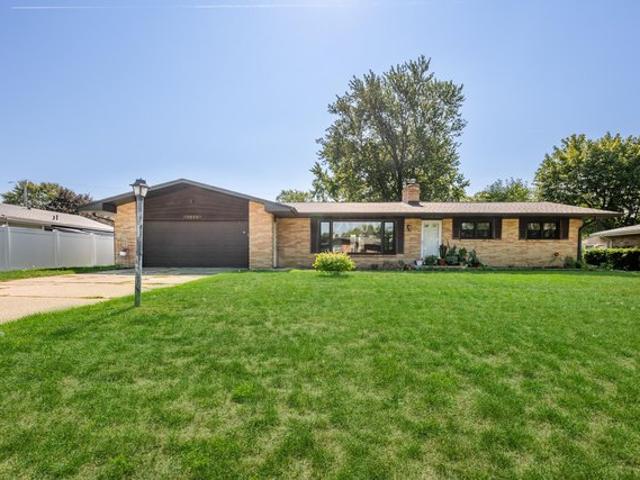 1050 Jean Ann Dr, Saint Joseph, MI 49085