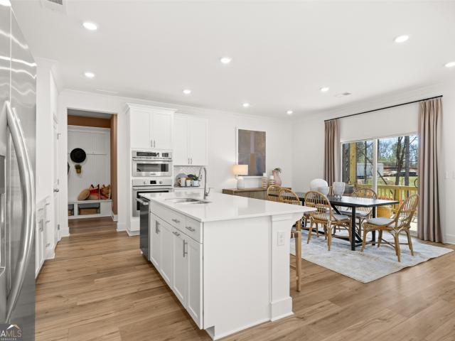 1050 Reagan Drive