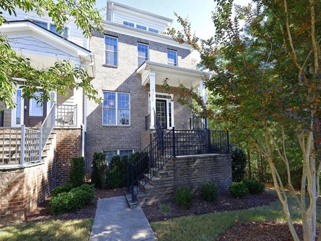 1050 Residents Club Dr, Cary, NC 27519