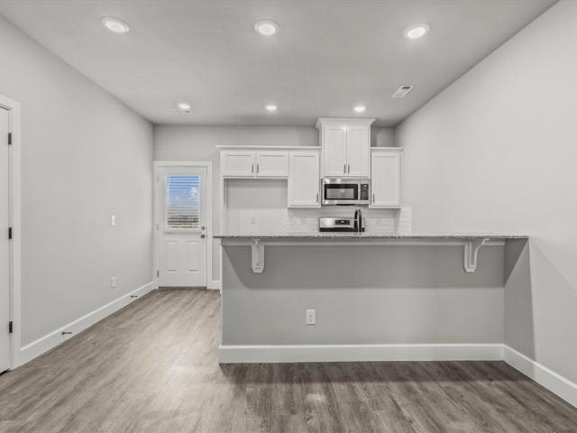 1050 Sunshine Court