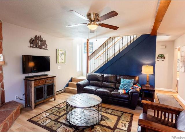 1050 S Saint Vrain Avenue # 3