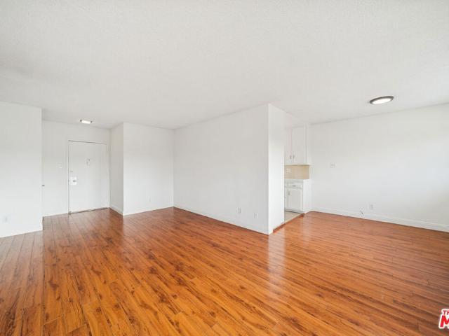 1050 S Wooster Street 3