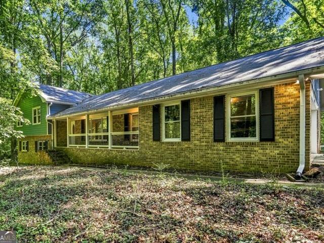 1050 Skyline Dr, Covington, GA 30014