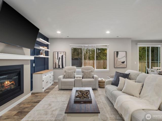1050 th Street NE