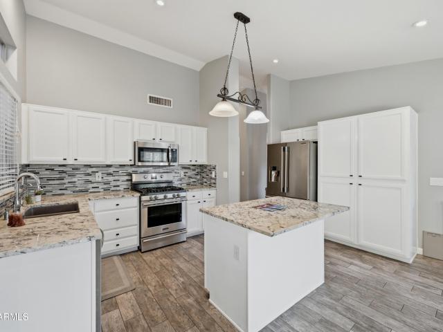 1050 w cooley drive