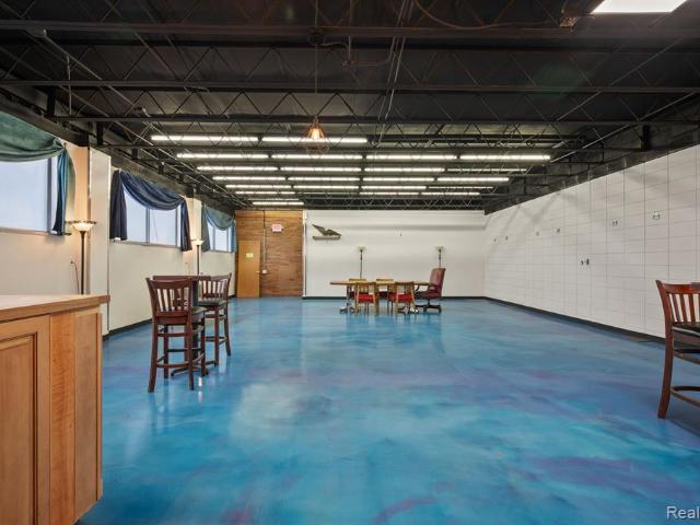 1050 W HURON Street