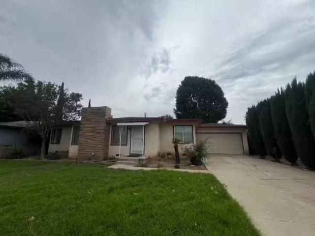 1050 W Olive St, Corona, CA 92882 See Est. Value, Schools &.