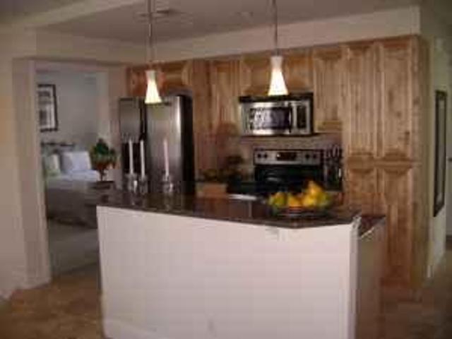 $1050 / 1br CORPORATE WATERFRONT GATED GORGEOUS westside
