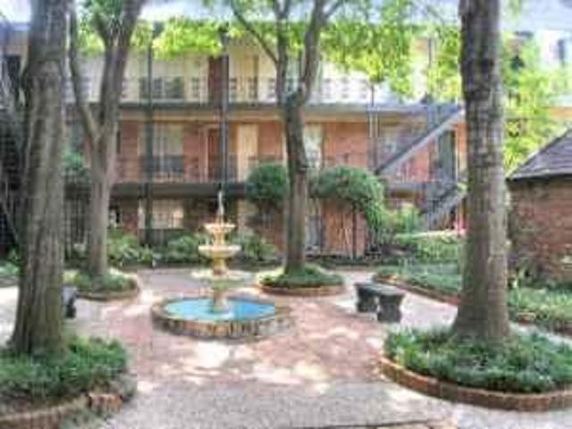 $1050 / 2br HUGE Apt. walk to galleria. Summer Subl. Summer Sublet 2/2 1260 sq ft. Houston map