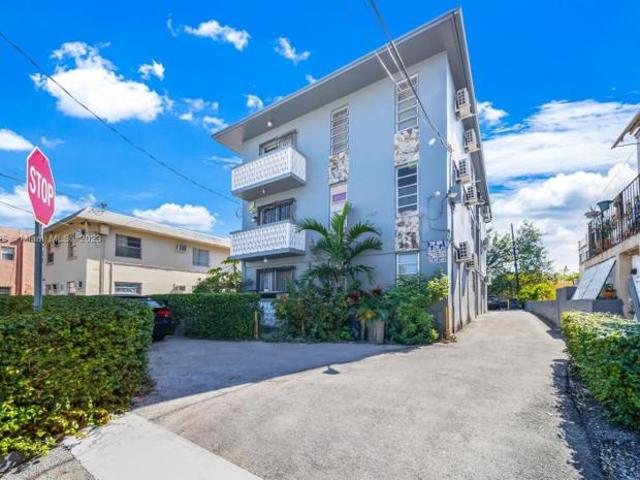 1050 7th St SW, Miami, FL 33130